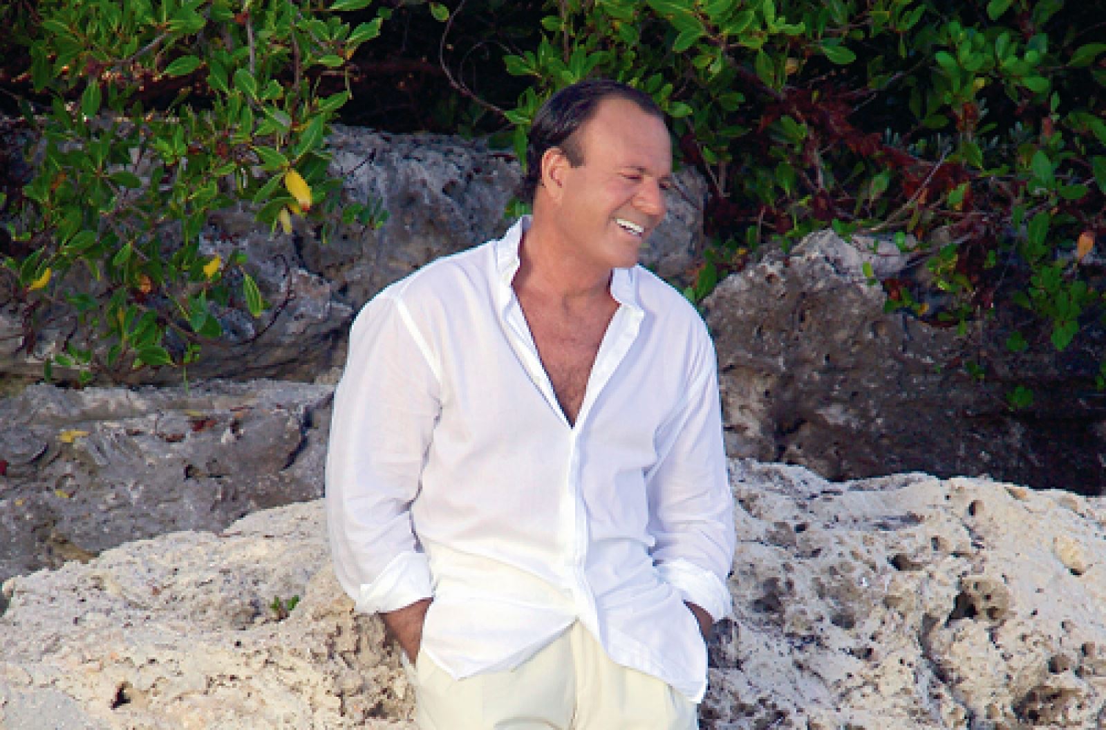 Julio Iglesias powraca ze swoimi największymi hitami! - Prestige MJM